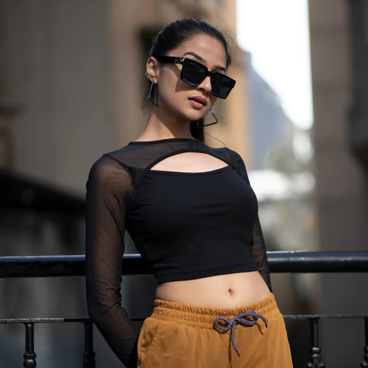 Keyhole Mesh Trim Knit Top – I Z F